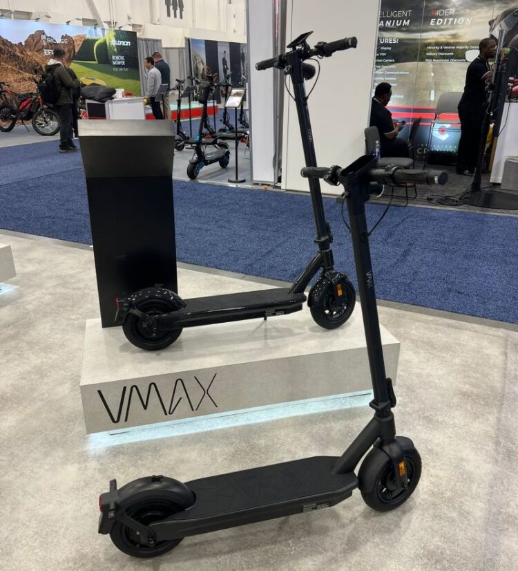 Neue VMAX E-Scooter 2025 - VMAX VX2 kommt mit Federung